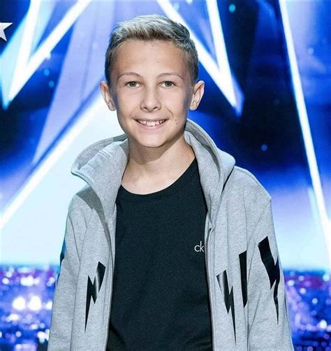 Jasper Cherry Magician Ribble Valley Weddings