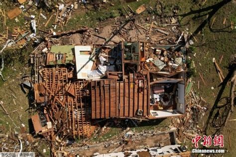 美国多地遭强风暴袭击：房屋被掀翻，灾区如“战场”凤凰网北美凤凰网