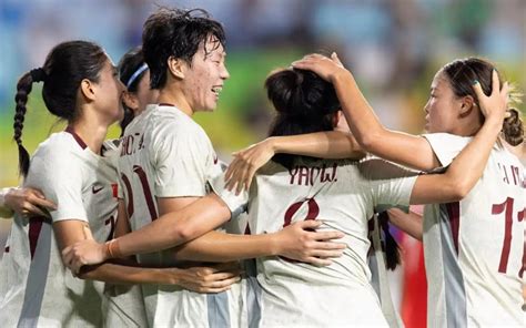 女足亚洲杯中国队与朝鲜队同组，出线不是问题，卫冕更需努力