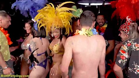 Hot Bubble Butt Samba Dancer Squirting And Enjoying Rough Double