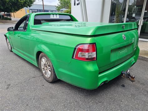 Air Cleaner Ducthos Commodore Holden 2008