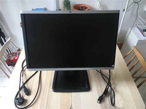 24 Inch Computer Monitor HP Compaq LA2405wg High Spec Perfect Working Order In Stoke