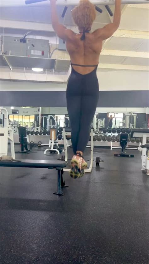 Benefits Of Pull Ups Helps Develop Upper Body Strength To Lift Heavy Creates A Sexy Back Helps