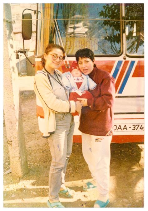 Iverieli ნარი ჭელიძე ელენე ჯანელიძე ნინო სიმონგულოვი და ავტობუსი