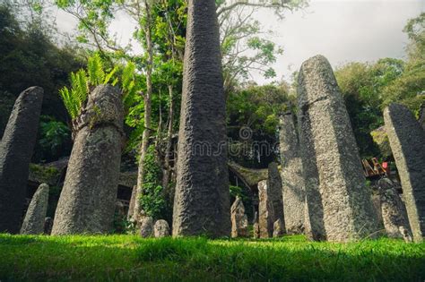 Megálitos O Menhires De Tana Toraja Antiguo Lugar De Enterramiento