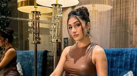 Dhanashree Verma Height In Feet Age Career And Love Life 2026