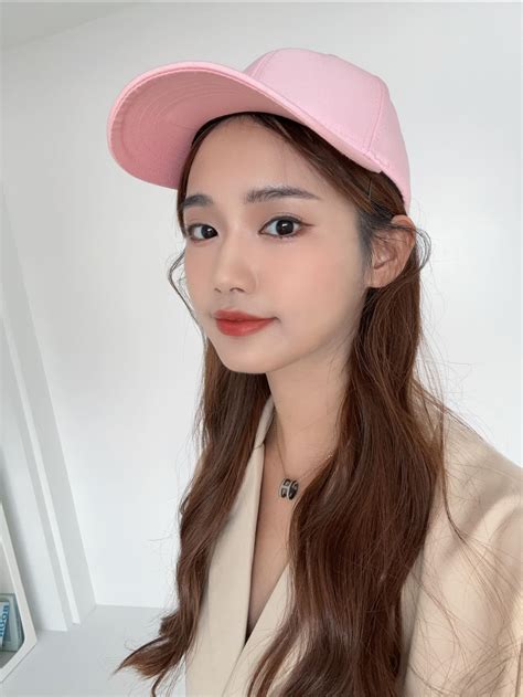 最近一直被攝影狂放鴿子 下半年度也請大家賜予茶茶工作吧🙏 十月份～十二月歡迎私訊預約拍攝 ️ 出國旅拍也可以私訊討論喔（價錢佛～～