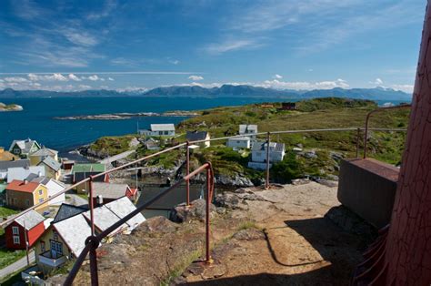 Ona Island Ona Lighthouse And Fishing Village Fjordscom The Fjords