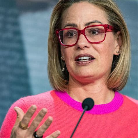 Opinion Kyrsten Sinemas Exit From The Democratic Party The New