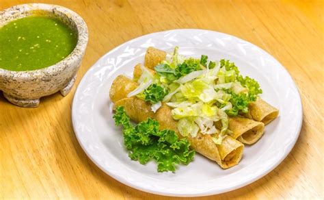 Receta Fácil De Tacos Dorados De Papa Con Queso Cotija