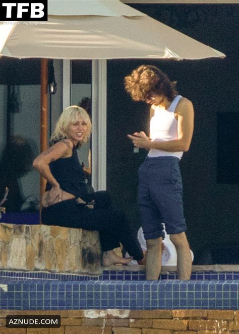 Miley Cyrus Sexy Seen Flaunting Her Hot Bikini Body In Cabo Aznude