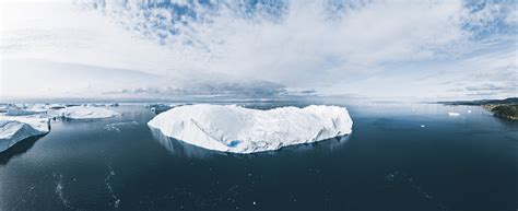 빙산 무인 항공기 항공 이미지 상단보기 기후 변화와 지구 온난화 그린란드 일룰리사트에 있는 빙하에서 녹는 빙산 유네스코 세계