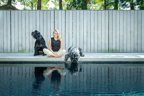 Ellen En Gert Verhulst Nemen Afscheid Van Geliefde Hond Marcel Kw Be