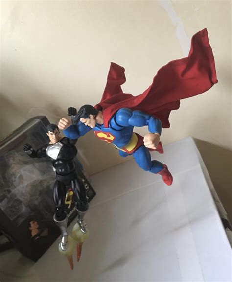 Superman vs Superman! : r/ActionFigures