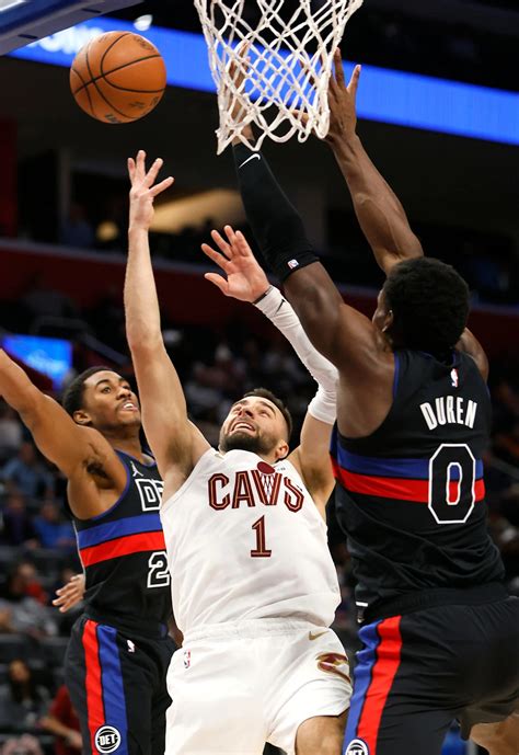 Max Strus Darius Garland Lead Cleveland Cavaliers Past The Reeling