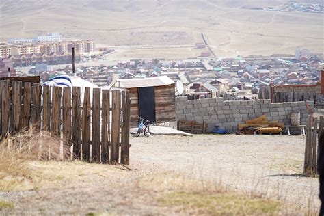 Нийслэлийн нутгийн захиргааны байгууллагуудын албан хаагчдын нийгмийн баталгааг хангах ажлыг