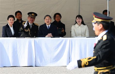 Japan's Emperor and Empress Attend New Year’s Imperial Guard Ceremony