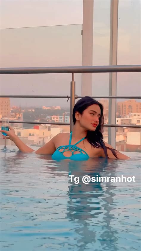 komal singh hot bikini🩵 r indianbeautygirl