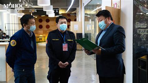 Монос эмийн сан Нийслэлийн Онцгой Комисс д 50 000 маск хандивлав