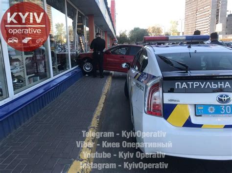 Другий день за кермом: шість ДТП та розбита вітрина