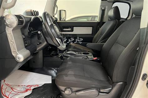 فروش تویوتا اف جی کروز کارکرد ۱۳۳هزار کیلومتر بدنه بدون رنگ اتوماتیک فول