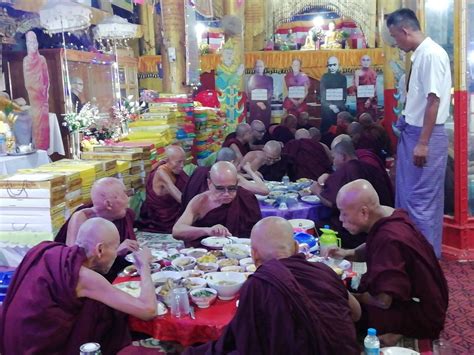 မာန်အောင်မြို့မြို့မကျောင်းကြီး၌ ၈၂ ကြိမ်မြောက်စုပေါင်းမဟာဘုံကထိန်သင်္ကန်းဆက်ကပ်လှူဒါန်းပွဲကျင