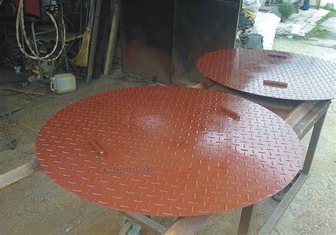 метален КАПАК за шахта Решетки за дъждоприемни канали и шахти Строителни материали В