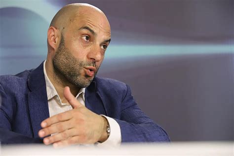 Шефът на КЗП превърнал регулатора в частна бухалка Какво се случ