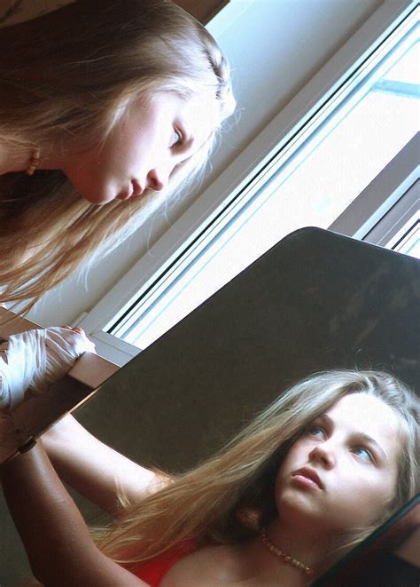 Karisha Amelia Posts Facebook