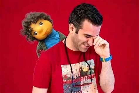 مهمانی ایرج طهماسب یک ستاره دارد هوتن شکیبا با صداپیشگی چهار عروسک