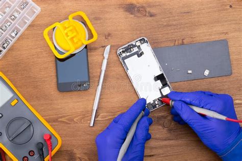 Checking For A Mobile Device Malfunction And Replacing A Broken Screen