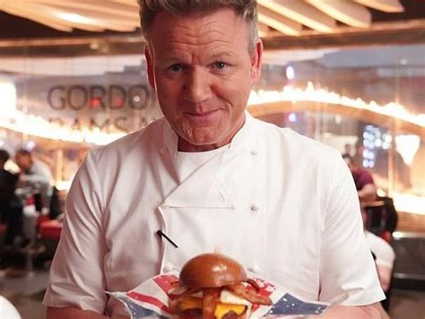Lihat Netizen Bikin Sandwich Isi Nugget Gordon Ramsay Sebut Sandwich