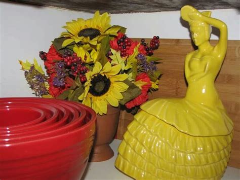 Fiestaware Bowls And Cookie Jar Fiestaware Novelty Lamp Decor
