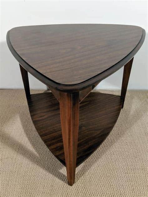 innovative guide to create and decorate with guitar pick tables