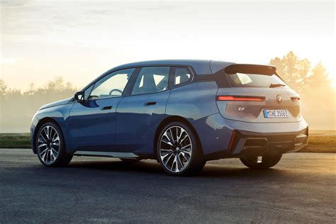 2025 Bmw Ix Polarising Electric Suv Gets New Face More Power Carexpert