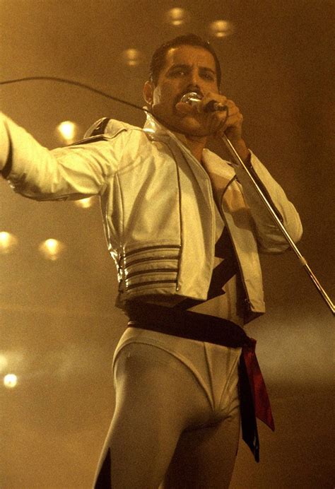 6 самых эффектных образов звезд в истории поп музыки Ртуть Фредди меркьюри Поп музыка