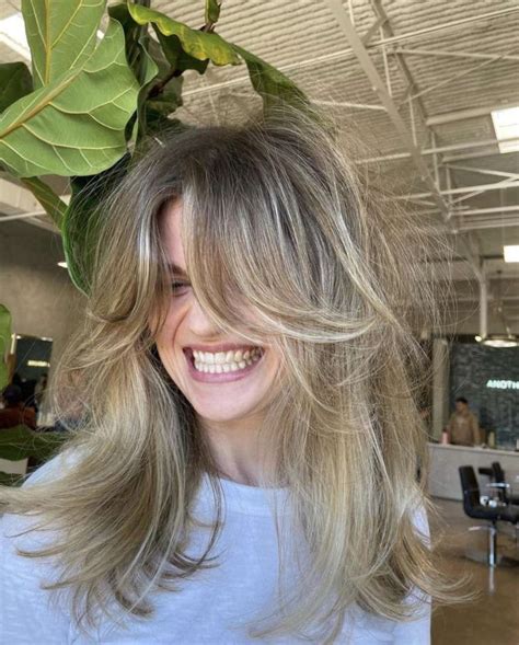 Best Medium Length Hairstyles For Thin Hair In