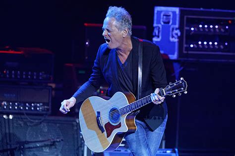 Fleetwood Mac News Review Lindsey Buckingham Live In Ann Arbor