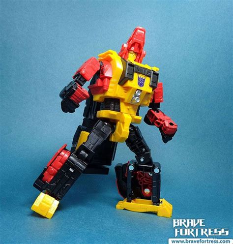 Transformers Power Of The Primes Titan Class Predaking Brave Fortress