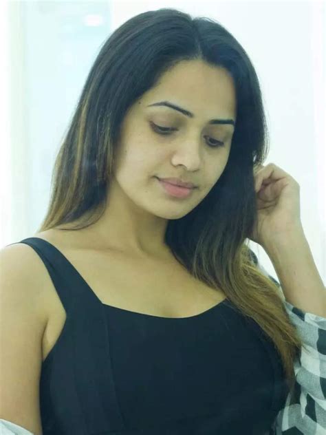 షర్ట్ విప్పేసిన కార్తీక దీపం మోనిత Telugusamayam