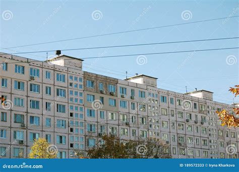 Antiguos Edificios Soviéticos De Clase Económica Estilo Arquitectónico Soviético Imagen De