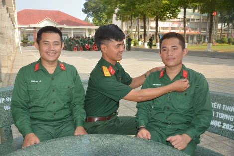 Hai Anh Em Sinh I C Ng Nh P Ng