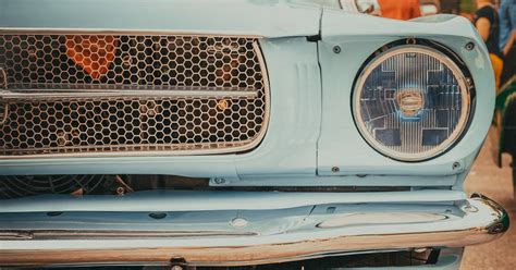 빈티지 자동차의 헤드라이트 램프 차량 빈티지 클래식 스타일 레트로 필름 컬러 필터 효과 사진 Unsplash의 자동차 이미지