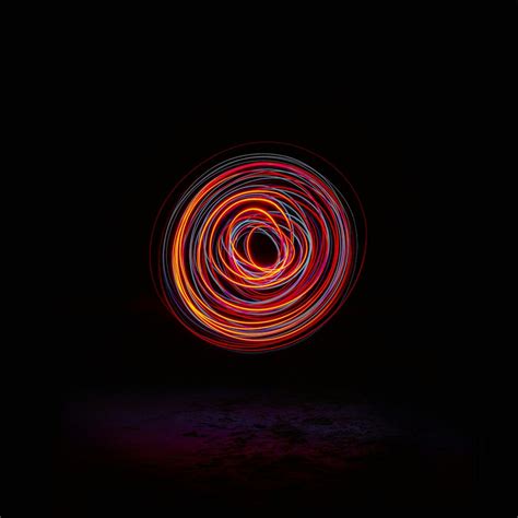 검은 배경에 원형 조명 그림 사진 Unsplash의 무료 훌라후프 이미지