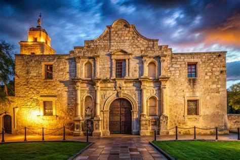 Premium Photo Alamo San Antonio Texas The Alamo At Night San Antonio