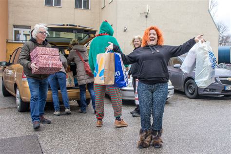 Timeheroes On Linkedin Зад всеки Дядо Коледа стои тайфа неуморни