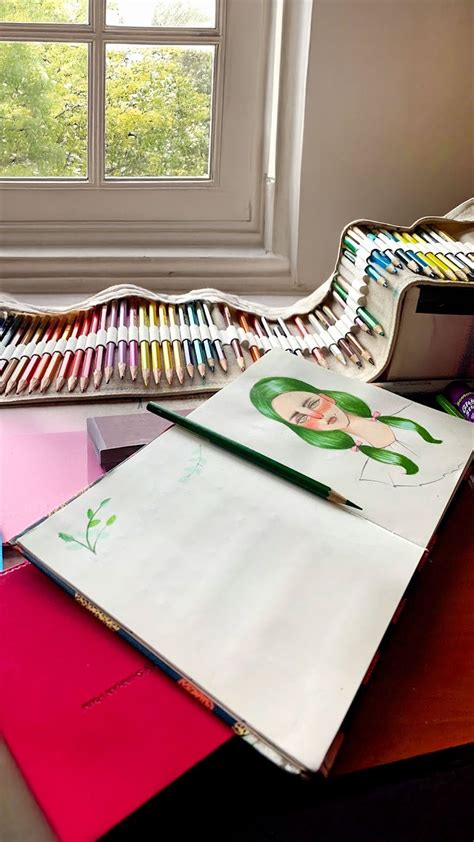 클레어 스튜디오🧸핸드메이드 하이브랜드 작가 클래식한 우아함 카멜리아 배색 리본 헤어핀 🎀 화이트 And 블랙 배색 원단 리본 레더 조합으로 고급스럽고 세련된 감성 🌺