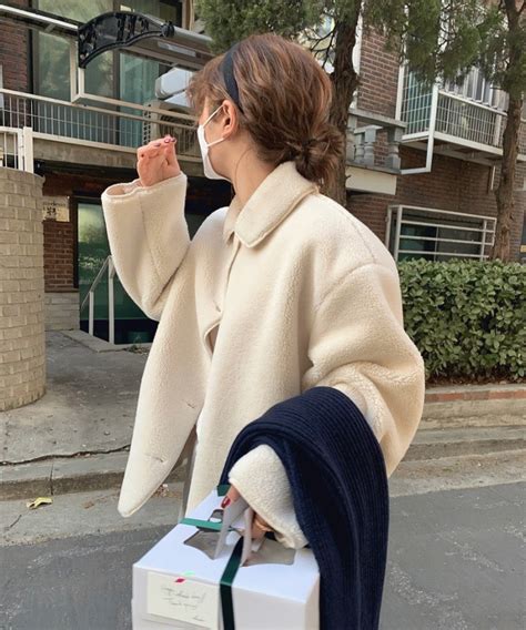 몽글몽글 밀크 솜사탕 퍼 코트 자켓 2color 에이블리