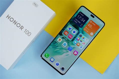 Honor представил два смартфона с чудным дизайном камер— Honor 100 и ...