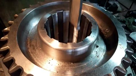 Как изготовить внутренние шлицы на долбёжном станке Красивая долбёжка Youtube